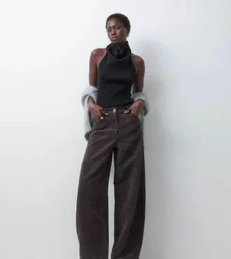 Vero Moda Tall pantalon barrel en velours c&ocirc;tel&eacute; marron chocolat
