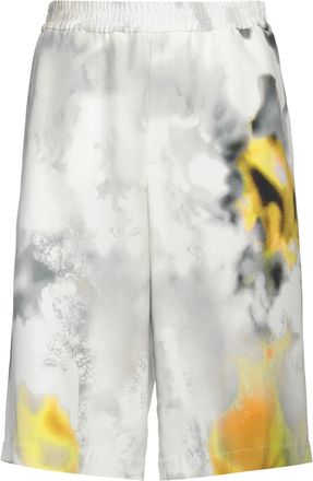 Alexander McQueen HOSEN & R&Ouml;CKE - Shorts & Bermudashorts auf YOOX.COM