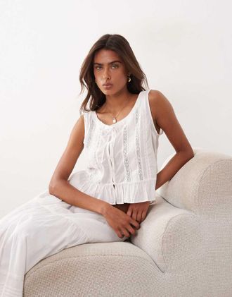 Abercrombie & Fitch Top volant&eacute; sans manches style boh&egrave;me - Blanc