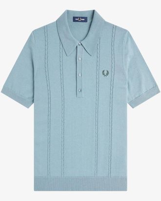 Fred Perry Feinstrick-Poloshirt mit Zopfmuster und Logo-Aufn&auml;her in