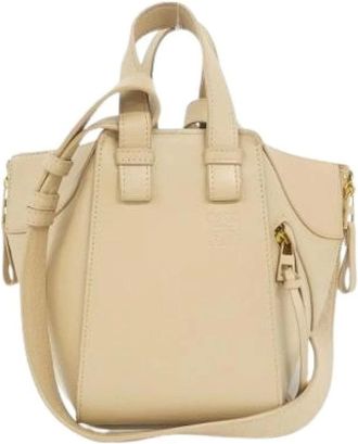 Loewe Pre-owned Sac bandouli&egrave;re compact Hammock en cuir - Femme - Pre-owned - Beige - Taille: ONE Size
