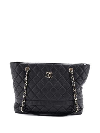 Chanel Rolled Up Quilted Caviar tote bag - Noir