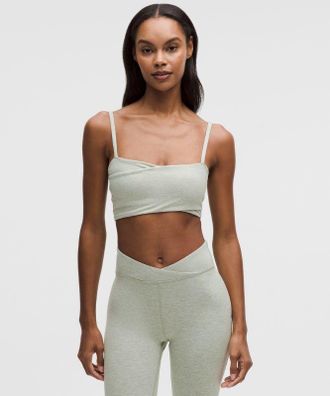 lululemon Softy Suedey Wrap-Front Bra Light Support, B/C Cup f&uuml;r Frauen - Gr&ouml;&szlig;e 2XS in Fog Green/White