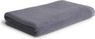 M&ouml;ve Monochrome Small Pearls Duschtuch 67 x 140 cm aus 80% Baumwolle/ 20% Viskose aus Bambus-Zellstoff, Stone