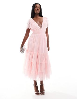 Lace & Beads Linvit&eacute;e - Madison - Robe mi-longue en tulle &agrave; col en V - Rose p&acirc;le
