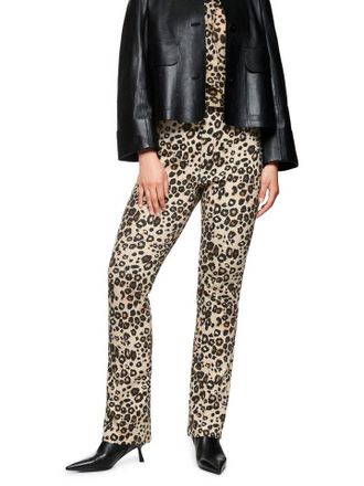 Marc Cain Schlupfhose Feminine Rigour Premium Damenmode Modell Frederica, feminin fit, moderner Leo-Print