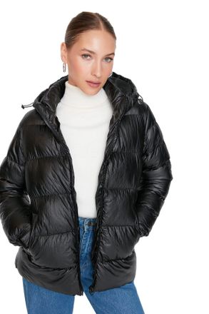 Trendyol Damen Trendyol Damen Regular Puffer Plain Webstoff Winterjacke Coat, Schwarz, L EU