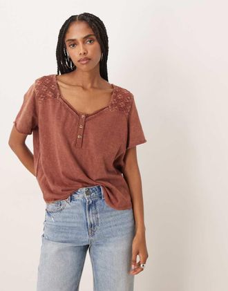 Free People Heirloom - Henley-T-Shirt in Canyon Sunset-Brown