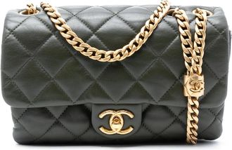 Chanel Hobo Bags - Small Quilted Lambskin Pillow Crush Flap - Gr. unisize - in Gr&uuml;n - f&uuml;r Damen