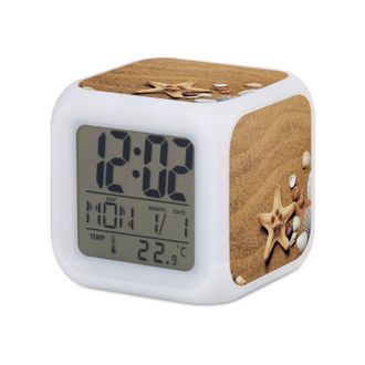 Fabulous Wecker W&uuml;rfel beleuchtet Wei&szlig; - Muschel Seestern Sand Strand Meer Urlaub - 7,8 x 7,8 x 7,8 cm - Retro Beleuchtung Mehrfarbig LED