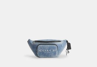 Coach Travis G&uuml;rteltasche 35 Aus Loved-Denim Mit Anh&auml;ngern