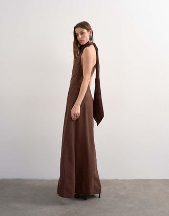 Topshop Robe longue dos nu en cupro &agrave; col b&eacute;nitier - Chocolat-Brown