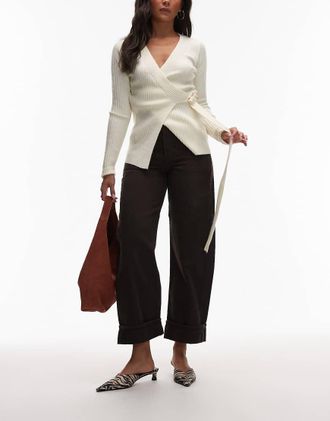 & Other Stories jeans in dunkelbrauner Waschung mit geradem Schnitt und Umschlagsaum-Brown