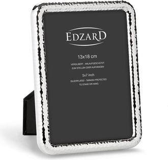 Edzard Bilderrahmen Amalfi (13x18 cm), edel versilbert - anlaufgeschützt, mit 2 Aufhängern - zum Hinstellen und Aufhängen - in gehämmerter Optik