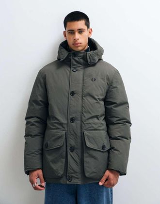Fred Perry gesteppter Parka mit aufgesetzter Tasche in Khaki-Gr&uuml;n