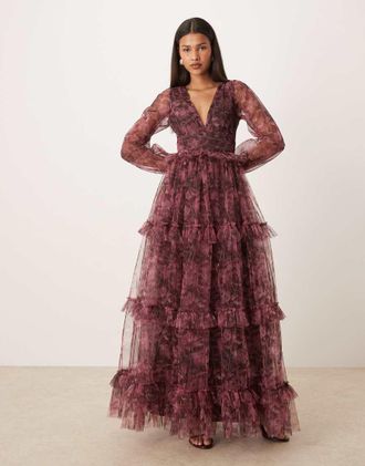 Lace & Beads Lace and Beads - Robe longue en tulle imprim&eacute; fleuri et volants &eacute;tag&eacute;s avec manches transparentes et d&eacute;collet&eacute; plongeant - Baie-Rouge