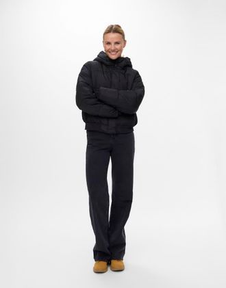 Vero Moda Kylie doudoune courte &agrave; capuche avec fermeture par pressions, noire
