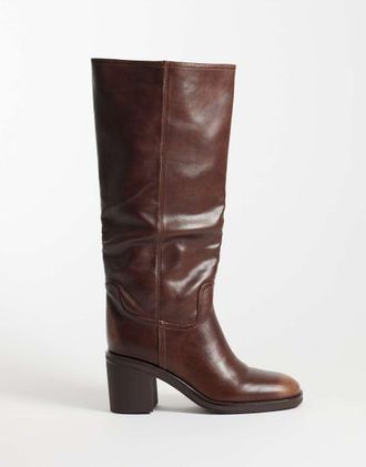 Simmi London Simmi London Bryce kniehohe Stiefel mit Absatz in Braun