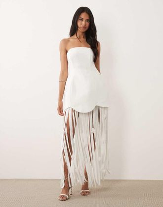 Asos Robe bandeau avec jupe &agrave; franges - Blanc