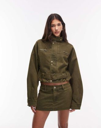 Lioness Rinata - Cropped-Utility-Jacke aus Baumwollmix in Khaki mit Stehkragen, abfallender Schulterpartie und breitem G&uuml;rteldetail, Kombiteil-Gr&uuml;n