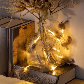 Com-Four 2X LED Lichterkette mit Federn - Batteriebetriebene Lichterkette mit LED-Licht - Dekorative Beleuchtung mit Wachtelfedern f&uuml;r Weihnachten (02 St&uuml;ck - 