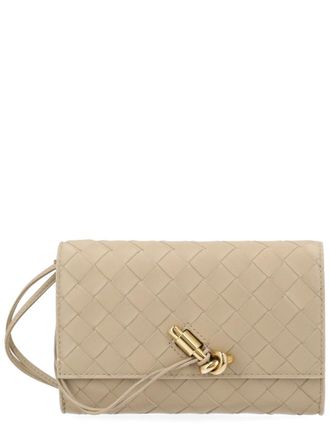 Bottega Veneta Womens Pochette Andiamo Beige Leather Lamb Clutch Bags