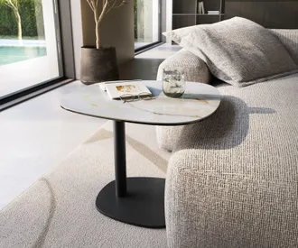 DELIFE Beistelltisch Edge Boot 60x60 cm Keramik Onyx Pearl Eleny Metall Schwarz, Beistelltische