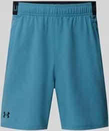 Under Armour Shorts mit elastischem Bund und Logo