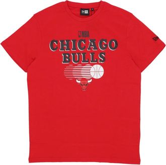 New Era Chicago Bulls NBA Grafik Tee Rot/Schwarz - - Tops - Herren - Rot - XL