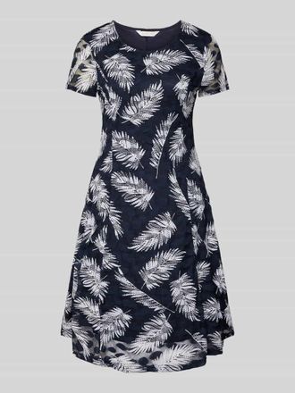 Apricot Knielanges Kleid mit Rundhalsausschnitt