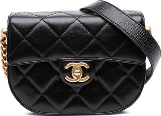 Chanel Hobo Bags - CC Quilted Calfskin Round Moon Messenger Flap - Gr. unisize - in Schwarz - f&uuml;r Damen