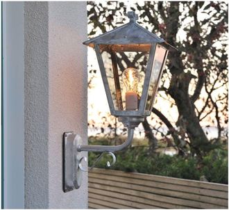 Konstsmide Stehende Wandleuchte benu, E27, galvanisierter Stahl, Höhe 61 cm