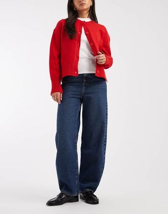 New Look Schmal zulaufende Jeans mit abgerundetem Beinschnitt in Marineblau