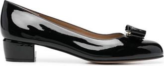 Ferragamo Femme, Chaussures, Noir, Taille: 37 1/2 EU Escarpins Noirs en Cuir