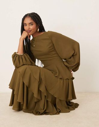 Pretty Lavish Beatris - Robe longue à volants lacée dans le dos - Olive profond-Vert