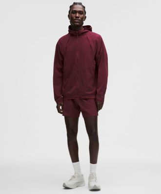 lululemon Mile Maker Shorts ohne Liner aus -Stoff f&uuml;r M&auml;nner - 15 cm - Gr&ouml;&szlig;e 2XL in Burgundy Bay