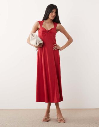 Mango Robe longue sans manches en riche coton avec d&eacute;collet&eacute; en coeur - Rouge