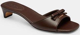 Coach Bow Sandale Mit Kittenabsatz