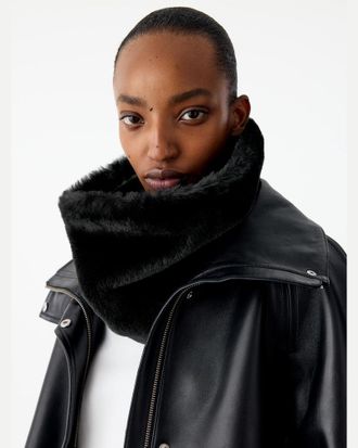 Arket Shearling-Snood -Schwarz