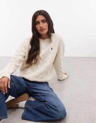Polo Ralph Lauren pull coupe droite en maille torsad&eacute;e avec logo icon en cr&egrave;me-Blanc