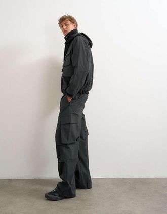 Topman wasserfeste Utility-Hose in Baggy Fit in Schwarz