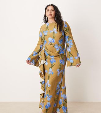 Asos Curve ASOS DESIGN Curve - Robe longue à manches longues avec jupe volantée - Vert à imprimé fleurs oversize-Multicolore