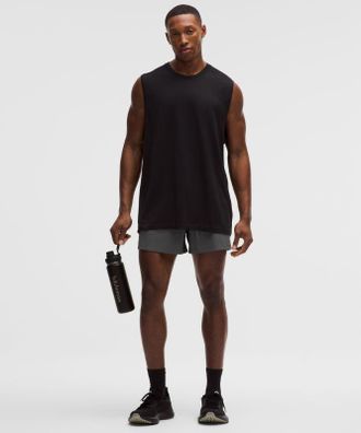 lululemon License to Train Shorts ohne Liner f&uuml;r M&auml;nner - 13 cm - Gr&ouml;&szlig;e XL in Onyx Grey