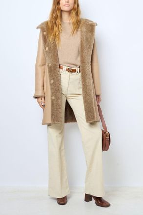 Gerard Darel Manteau droit en peau lain&eacute;e &agrave; capuche - LELIE - Sable