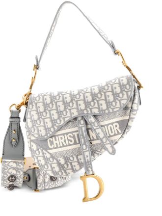 Dior sac port&eacute; &eacute;paule Saddle Handbag m&eacute;dium &agrave; logo brod&eacute; - Gris