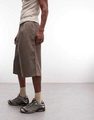 Collusion Elegante Jorts in Braun mit Nadelstreifen