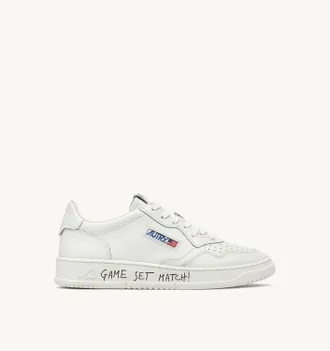 Autry BASKETS MEDALIST LOW EN CUIR BLANC AVEC LETTERING