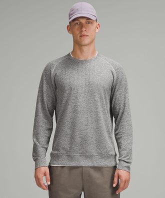 lululemon Engineered Warmth Langarmshirt mit Rundhalsausschnitt f&uuml;r M&auml;nner - Gr&ouml;&szlig;e 2XL in Tri Heather Vapor/Gull Grey/Black