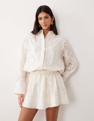 Asos Robe chemise courte en jacquard - Cr&egrave;me-Blanc