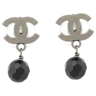Chanel Ohrringe - NEUE CHANEL CC LOGO OHRSCHMUCK MIT SCHWARZEM PERLE - Gr. unisize - in Silber - f&uuml;r Damen